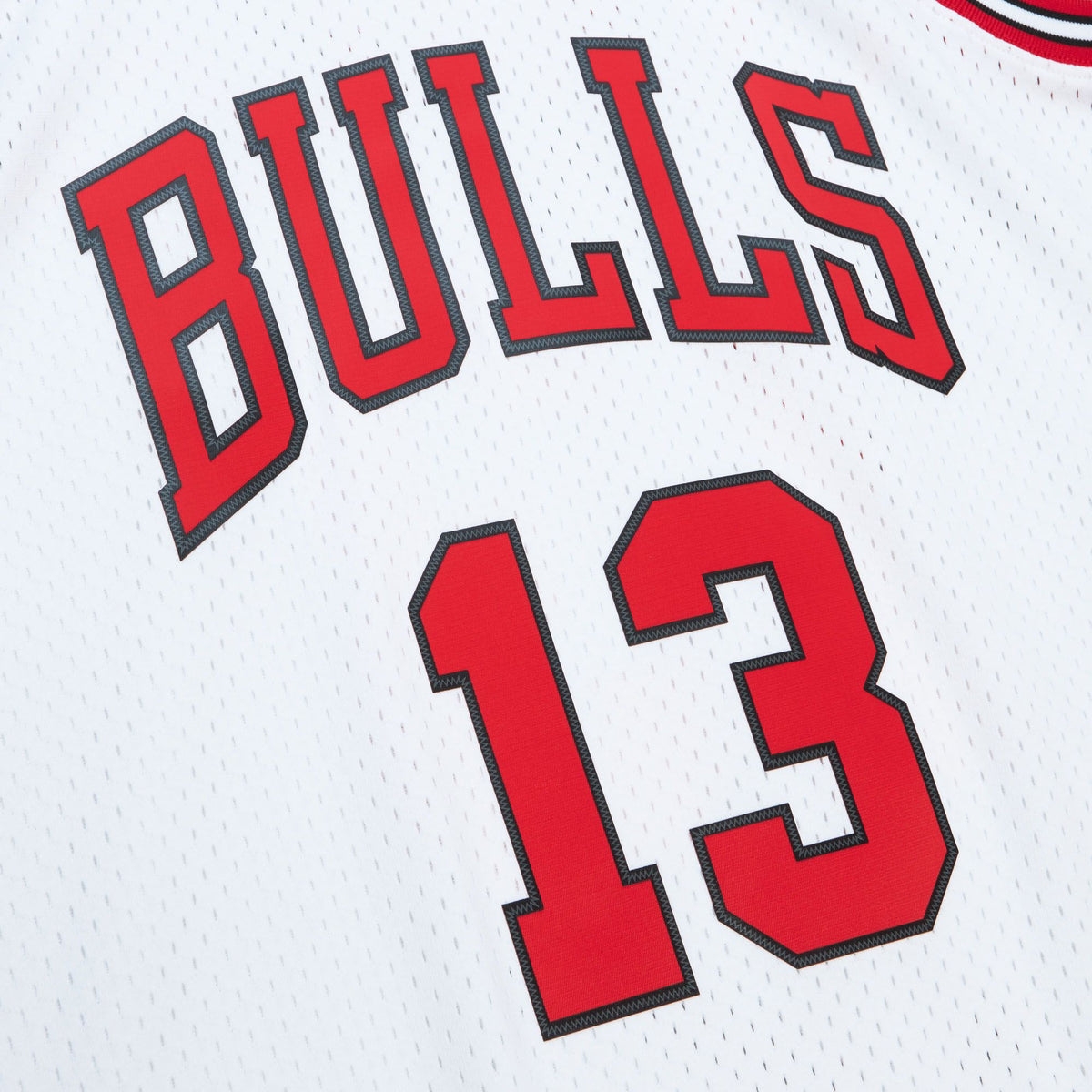 Mitchell & Ness Jersey - 13 Bulls Luc Longley - White - SMJY6370 ...